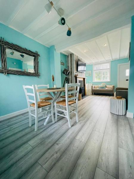 The Rambler's Rest Cottage, Parkgate, Wirral - Cheshire