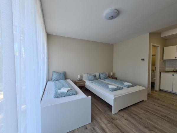 ÖT Fenyő Apartmanház - Balatonkenese