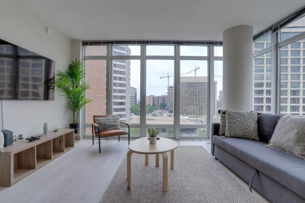 Exclusive Condo With Stunning Views At Crystal City - Arlington, VA