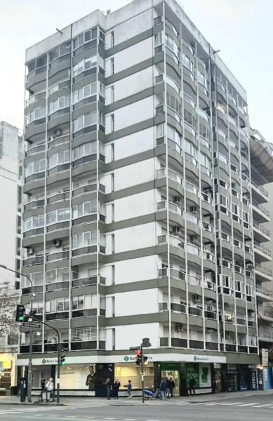 Departamento Categoría Av Pellegrini Y San Martín, 2 Dormitorios. - Rosario