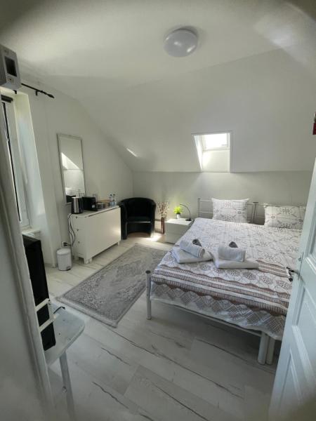 La Maison Bleue à 2 Pas Du Lac Du Neuchâtel - Neuchâtel