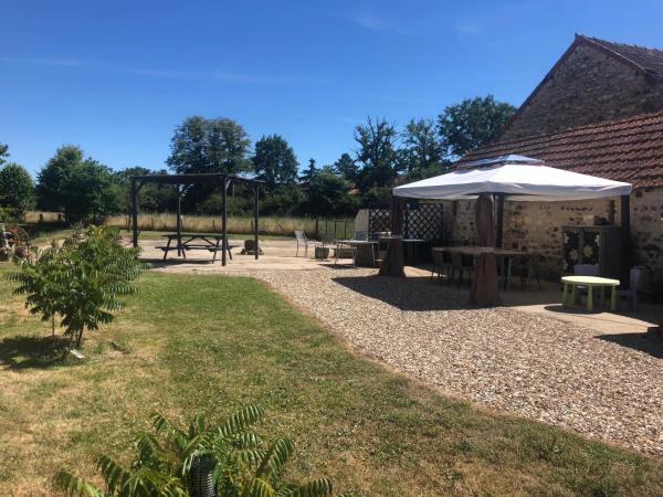 Private Lake - Pool - Tour De France Route - Indre
