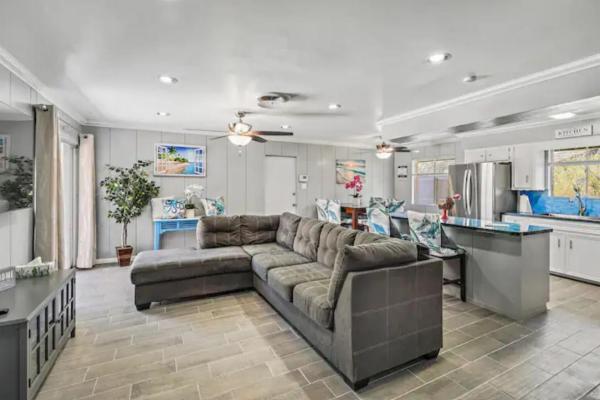 Coastal Comfort Retreat Near Beach & Downtown Corpus Christi - Corpus Christi, TX