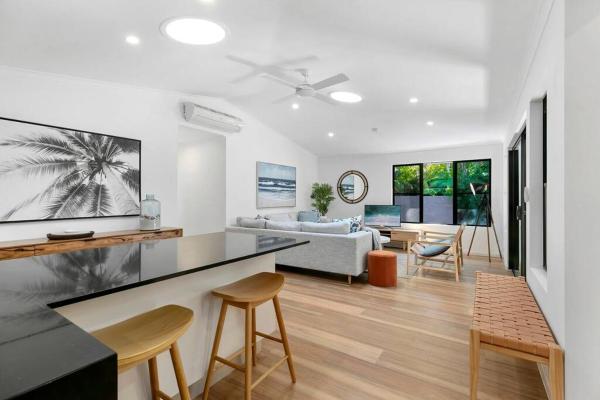Central Tropical Oasis With Pool - Noosaville