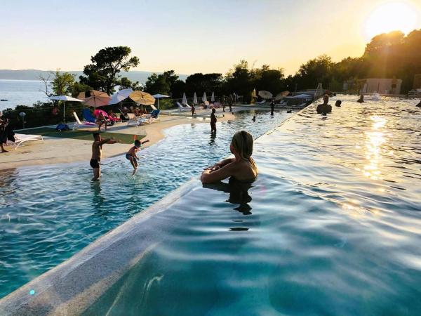 Privilege Resorts Delux Camping Villa With Jacuzzi - Novi Vinodolski