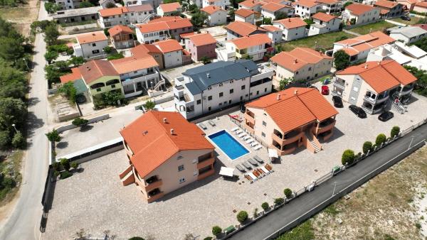 Apartments Villa Lucky - Vir
