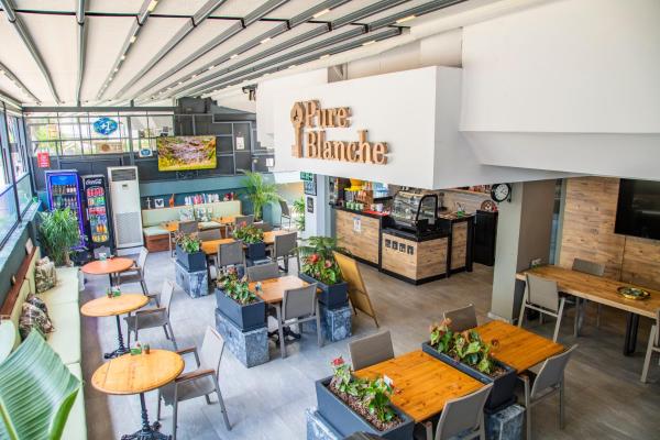 Pure Blanche Hotel - Lara Beach