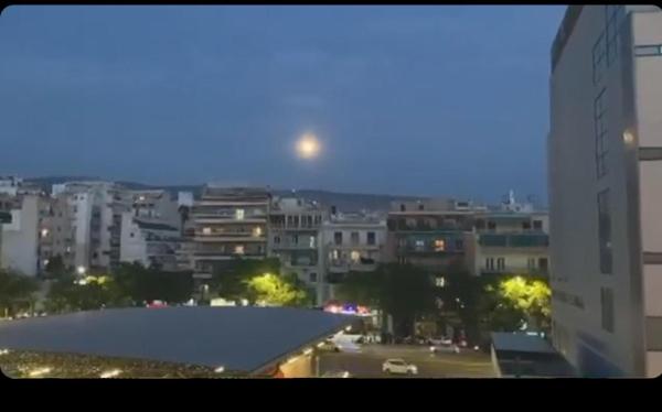 2 Bed Flat - Sleeps 5 - Parking - Wifi - Athènes