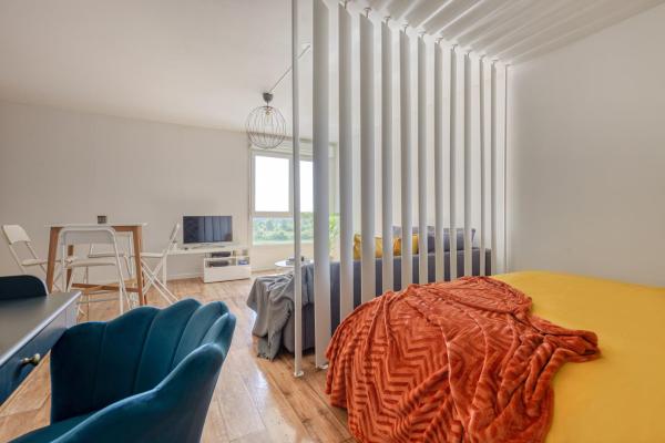 Grand Studio Disney, Queen Size, Coffee, Wifi - Montévrain