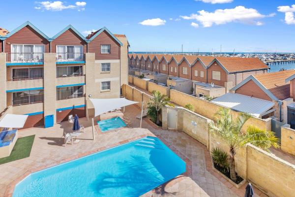 Deluxe 2 Bedroom Ground Floor Apartment By Nautica - Stirling