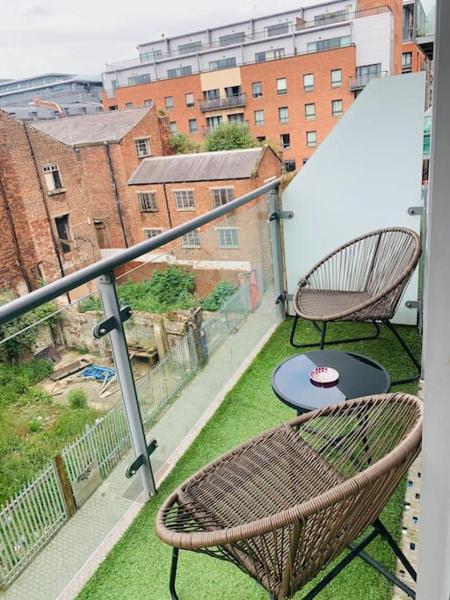 2 Bedroom Free Parking By Concert Square Sleeps 8 - Liverpool