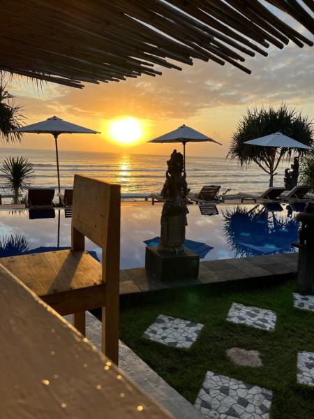 Twilight Ceningan - Bali