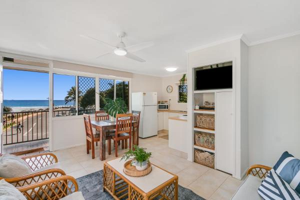 Pacific View Unit 3 - Beachfront Rainbow Bay - Snapper Rocks, Coolangatta