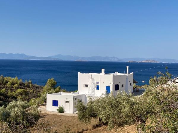 Private Beach House Greece - Саламин