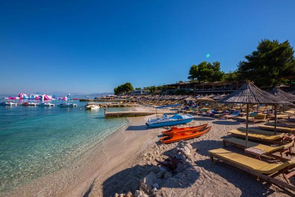 Hotel New Crystal With Private Beach - Albania