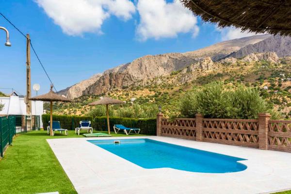 Lagar Del Chorro Junto Caminito Del Rey Piscina Y Baloncesto - Ardales