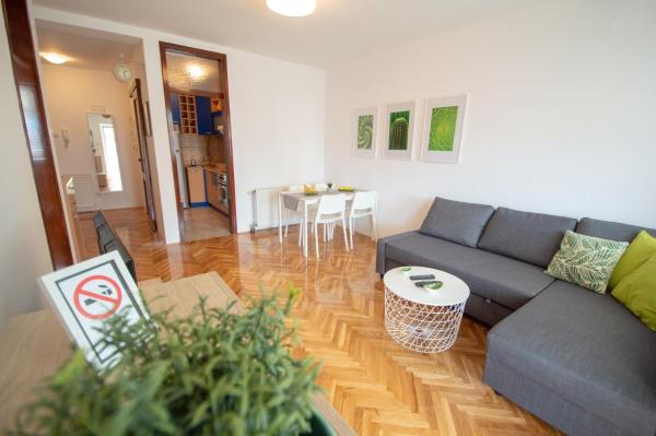 Central 1br 50sqm - Big Terrace - View - Long Stays - Novi Sad