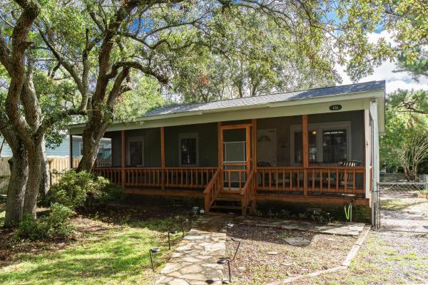 Beach Happy By Oak Island Accommodations - North Carolina