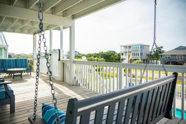 A Sea View Cottage By Oak Island Accommodations - Long Beach, NC