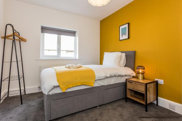 Luke Stays - Sea View - Morpeth