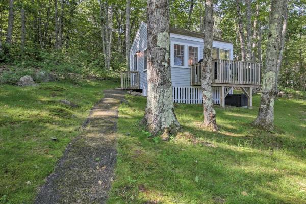 Lush Edgecomb Studio Cottage With Fire Table! - Damariscotta, ME