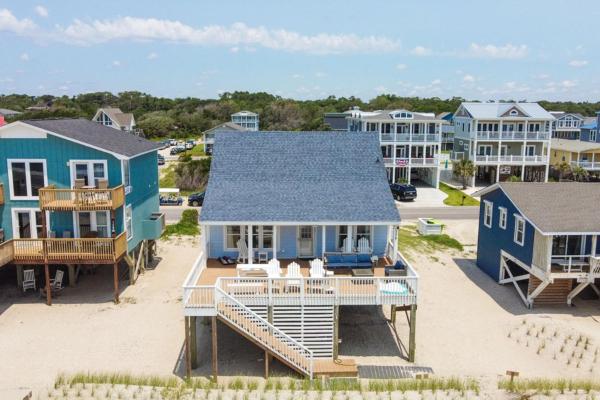 Summer Sands By Oak Island Accommodations - Oak Island, NC