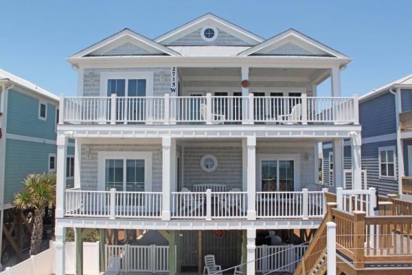 C & E By The Sea By Oak Island Accommodations - Oak Island, NC