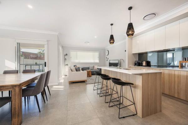 'Huxley House' An Elegant Mudgee Retreat With Backyard - Mudgee