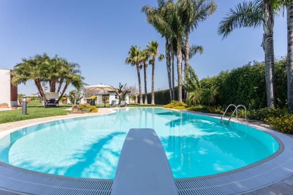 Green House In Villa Con Piscina - Galatina
