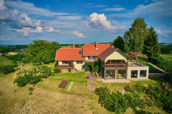 Holiday House Podhamer Boris With Private Wellness - Banovci