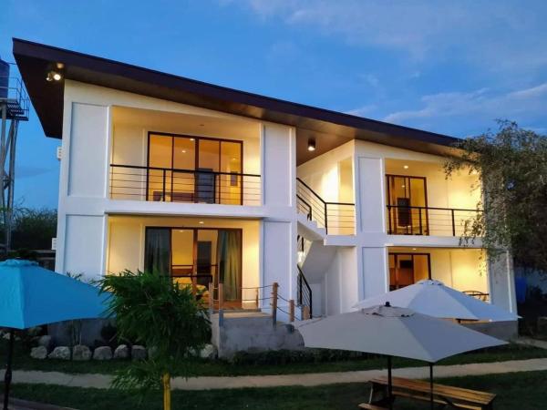 The Boathouse At Calatagan - Calatagan