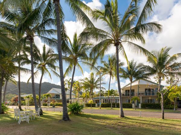 Sails On Horseshoe - Townsville