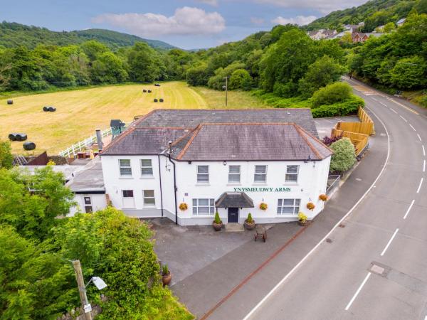Entire Venue Hire With 8 Bedroom Accommodation - Your Own Pub Experience - Wales