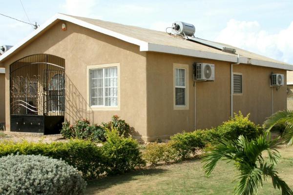 Sassy Diamond Crest - Jamaica