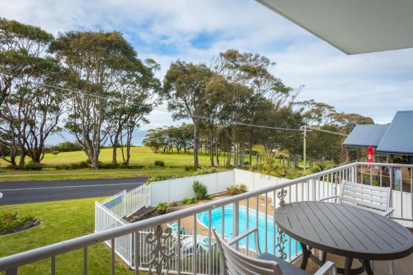 Views On Ballingalla - Narooma