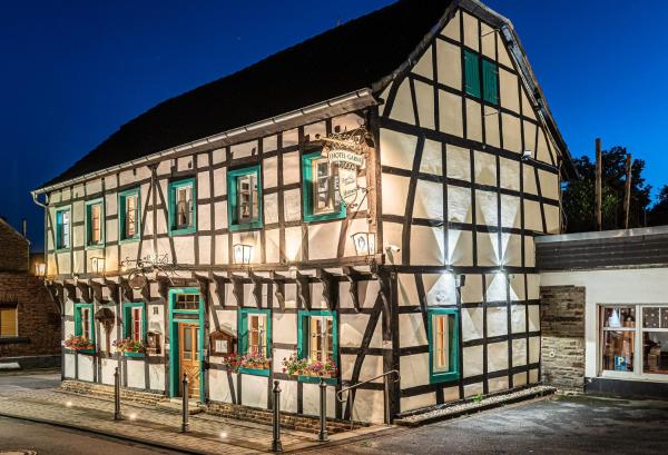 Land-hotel Zum Schwan, Garni Weilerswist-metternich, 3 E-ladestationen, Nähe Phantasialand, Palmenparadies Euskirchen - Swisttal
