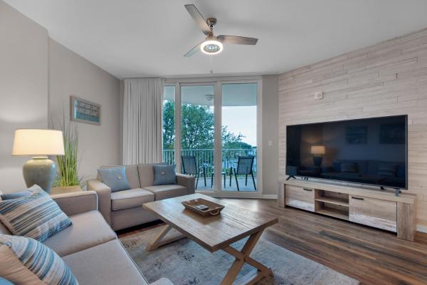 Pool Paradise With 75" Tv In The Palms Of Destin - Destin, FL