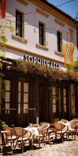 Bohemian Sophie Korce - Dardhe