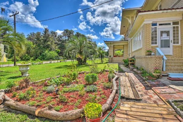 Historic Crescent City Studio - Lakefront With Dock! - Crescent City, FL