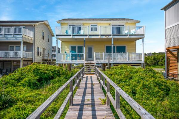 Beach Walkers By Oak Island Accommodations - Southport, NC
