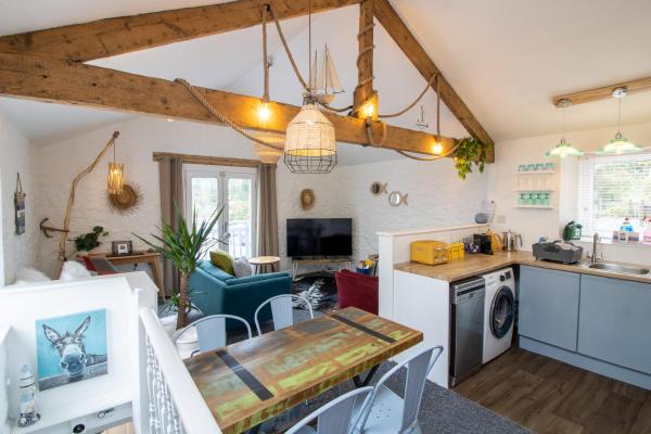 Cozy, Chic, Dairy Cottage Near To Beach & Shops- Parking - Torquay