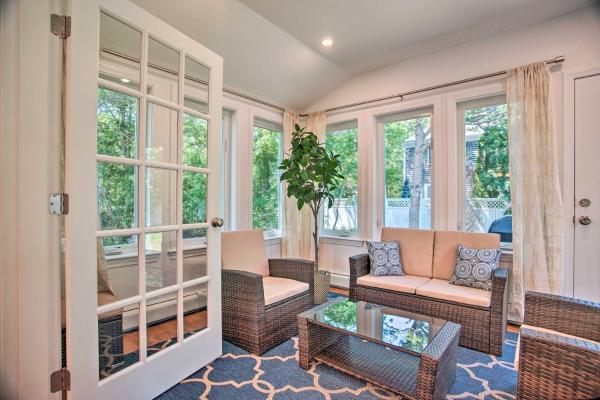 1 Mi To Beach Home With Deck And Bbq In East Falmouth - 마서스비니어드