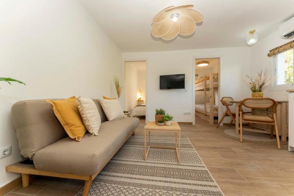 Apartamento De Dos Dormitorios En Casco Histórico - Estepona