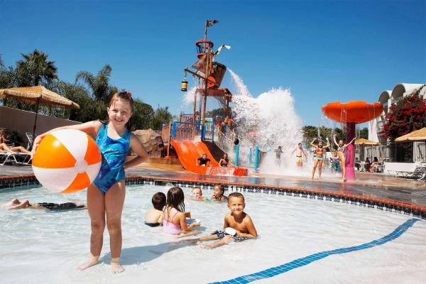 Howard Johnson By Wyndham Anaheim Hotel & Water Playground - Anaheim