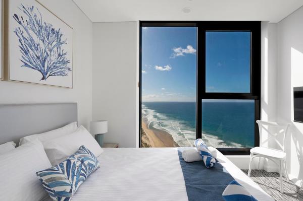 Sea View Beachfront Apartment In Surfers - Nerang