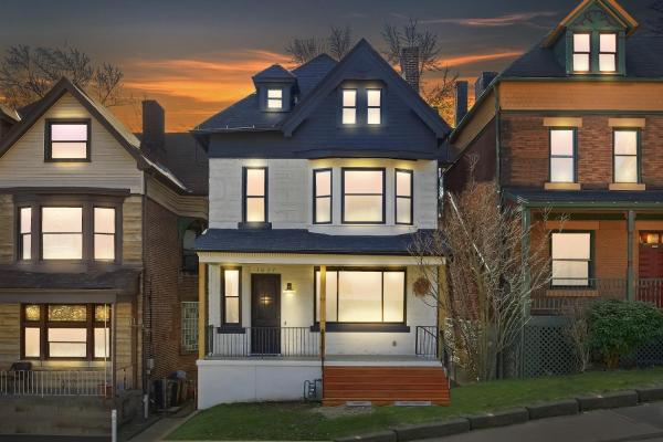 Newly Renovated Victorian Gem Perfect Space For Family Vacations! - Pittsburgh, PA