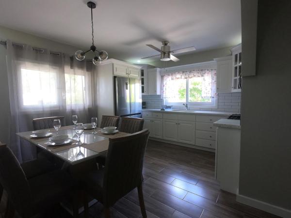 Single-family Home With Gated Tropical Yard - 온두라스