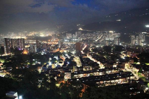 New Lovely 3 Bedroom Condo With An Awesome View! - Copacabana, Colombie
