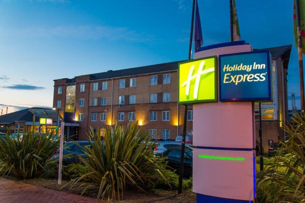 Holiday Inn Express Cardiff Bay By Ihg - Barry