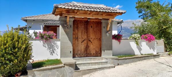 B Vishe Guest House - Gjirokaster